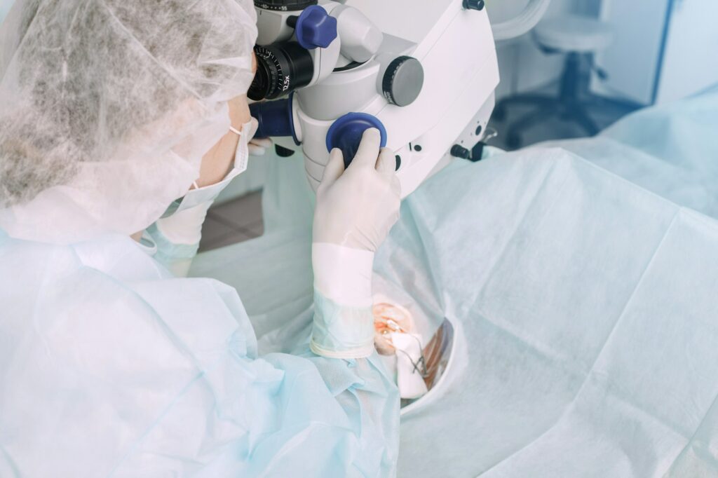 Does Medicare Cover Cataract Surgery? Here’s All You Need to Know ...